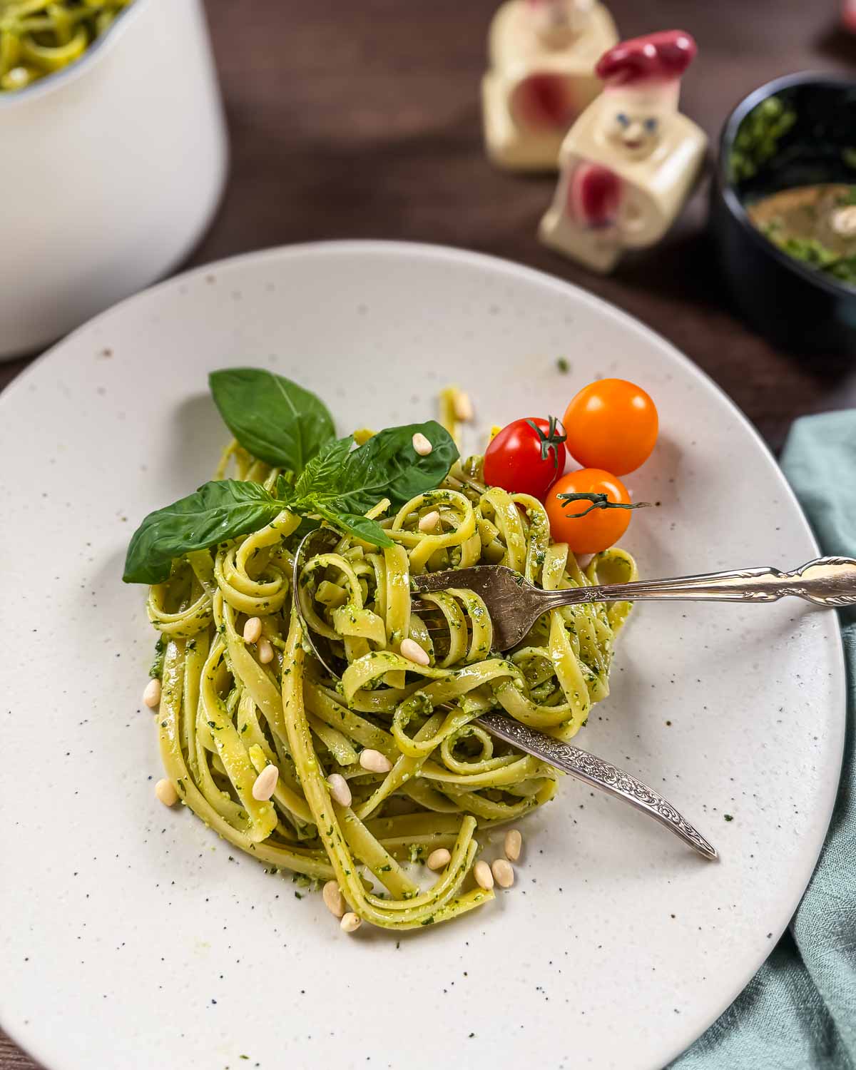 Pasta al Pesto (20-Minute Vegan Recipe) | Sinful Kitchen